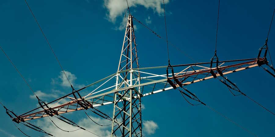 Οι νικητές της πρώτης μάχης για μπαταρίες στο ελληνικό ηλεκτρικό ...